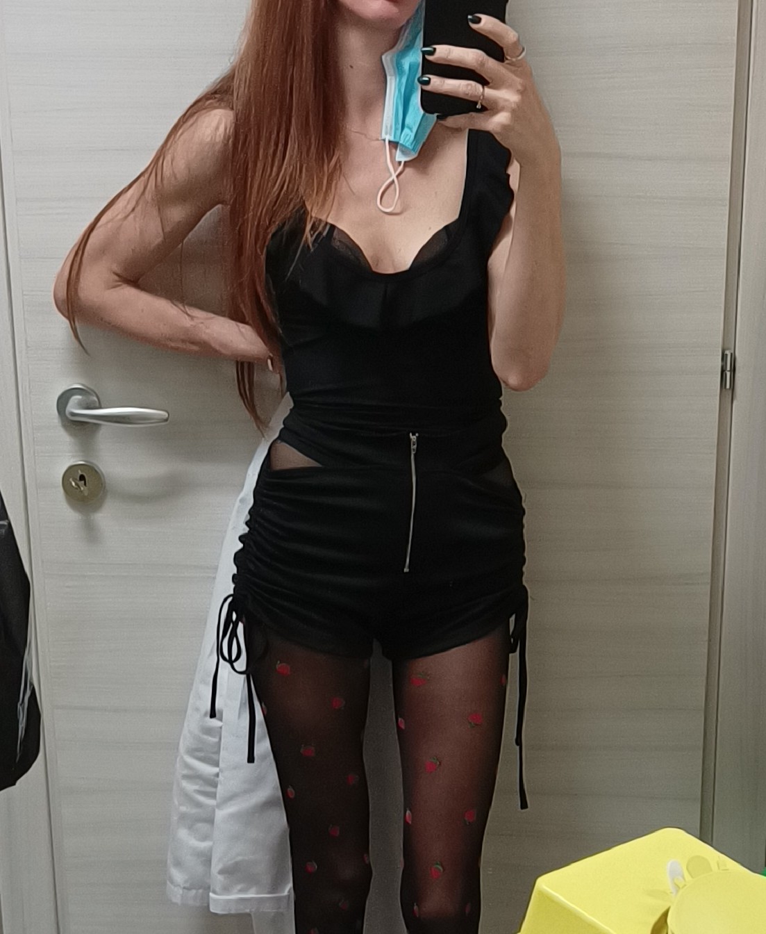 Francesca P. on Twitter: "Selfie a caso niente filtri per distrarmi dal mio senso di vuoto ...