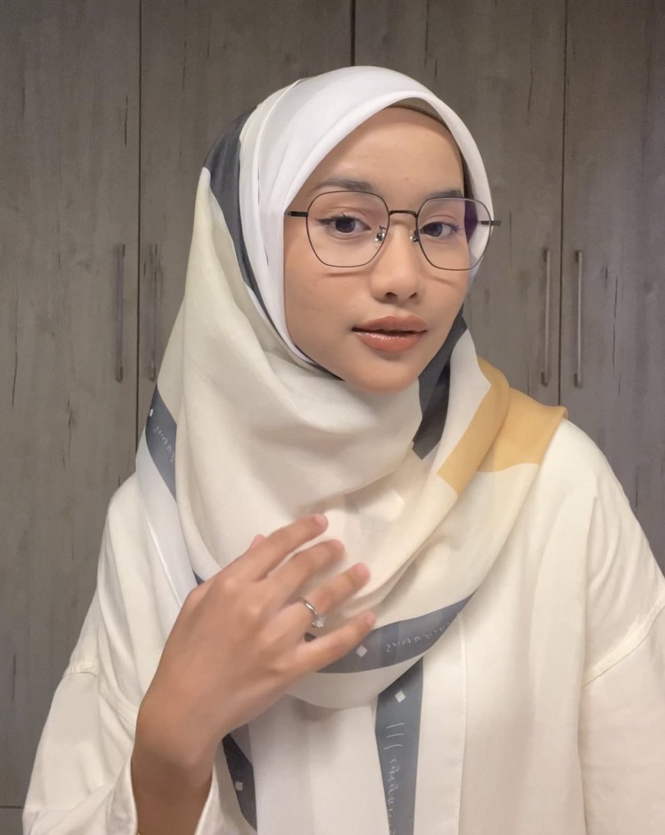 ꜰᴜʀᴀ 1 ☁︎︎ on Twitter: "RT @syzleenanisa: YESS SPECKY GIRL 🤝 BAWAL"