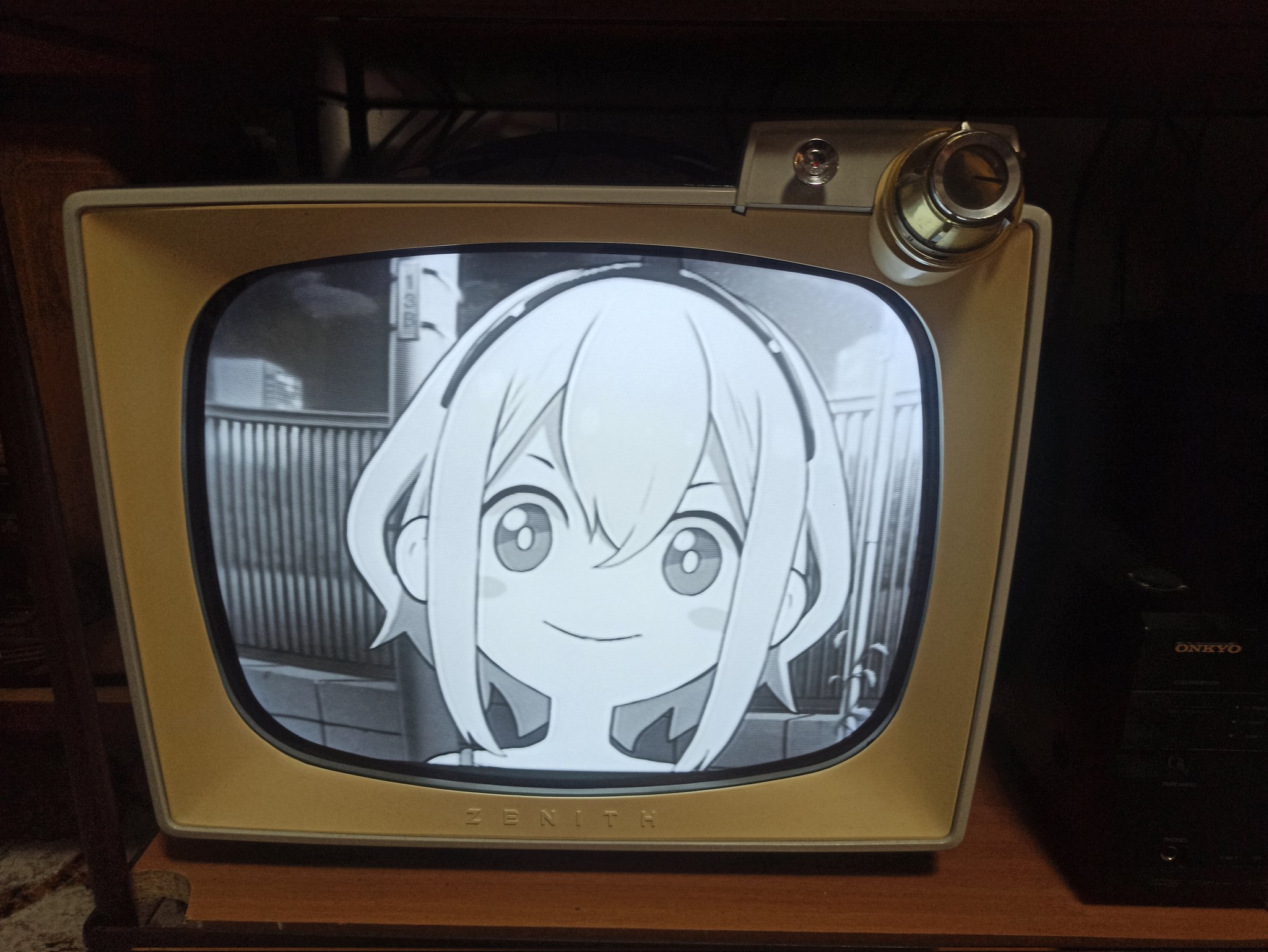 I put waifus on a vintage TV on Twitter: "Zenith B1716C - 1958 @amanopikamee - Virtual YouTuber ...