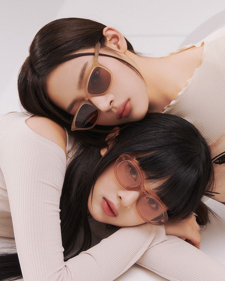 NewJeans Loops 🐇 on Twitter: "bbangsaz x Carin sunglasses #뉴진스 #NewJeans #민지 #하니 #Minji #Hanni ...