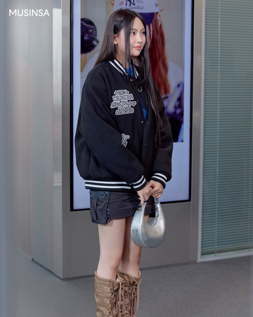 musinsacom on Twitter: "NewJeans ️ MUSINSA Spotted: NewJeans seen at the MUSINSA office! 무신사 캠퍼스 ...