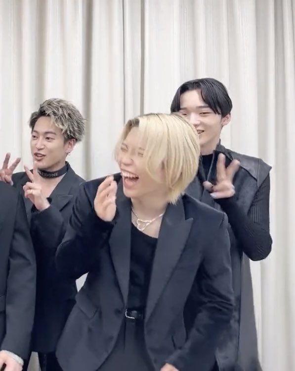 🧢🏴‍☠️𝕣𝕒𝕥𝕠𝕥𝕠𝕟. すぴーん🤤😏🛹🍙はじめるぜ☺️🥸🍣🦥🗝 on Twitter: "もうシュントの笑顔がたまらないのよ🥰💛💛幸 たくさん観るよ💕楽しみすぎる☺️#SHUNTO ...