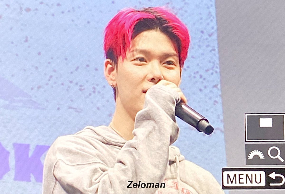 nute on Twitter: "RT @zeloman96: 230223 일본에 들어가는 분홍이 (미안 다시) #젤로 #ZELO @ZELO96"