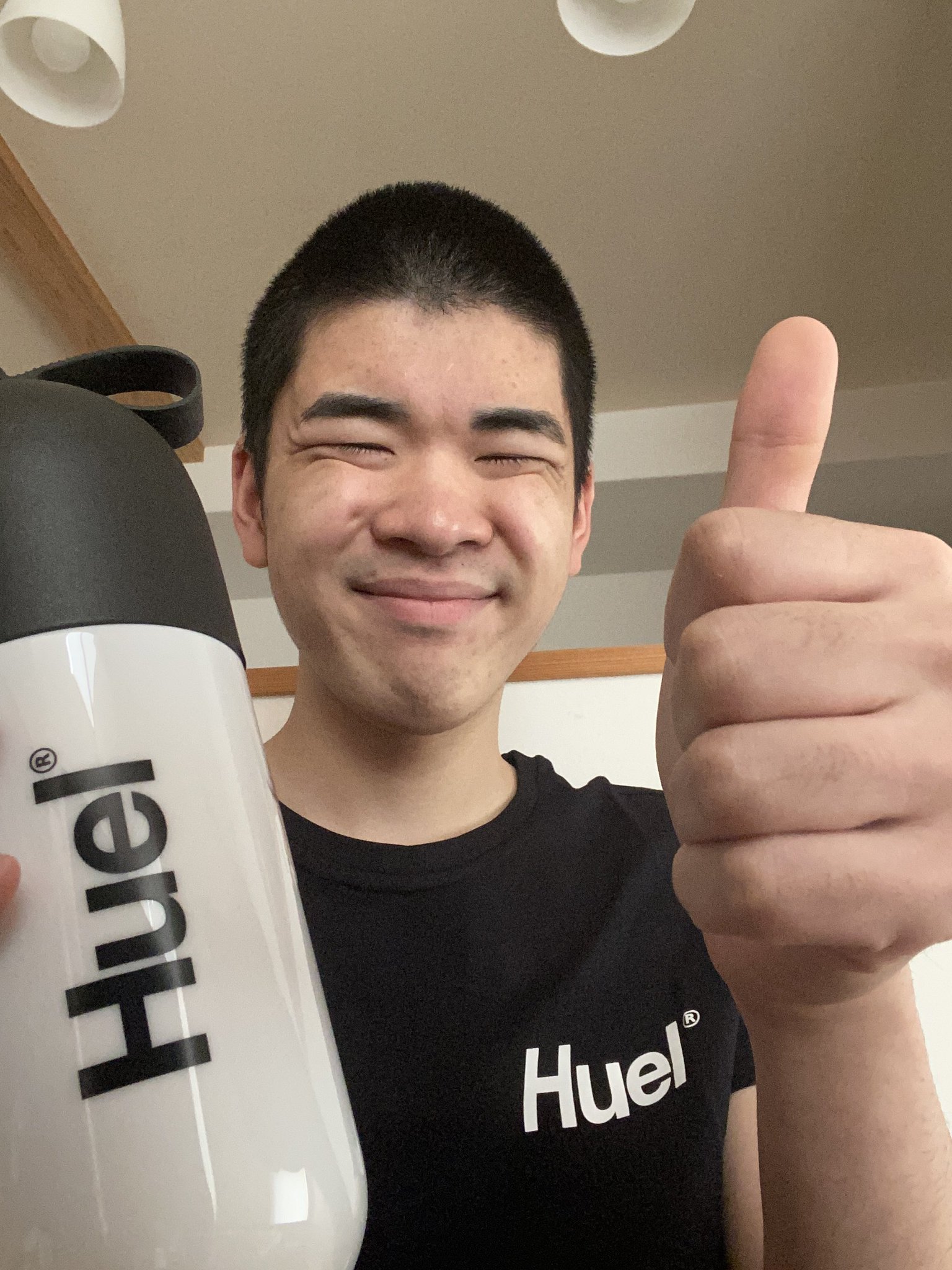 MRG｜かになべ on Twitter: "Huel(@huel )様にバランス栄養食品を提供していただきました！ 粉を水に溶かすだけで完成します。ズボラな僕にはお手軽でとっても便利です！ お ...