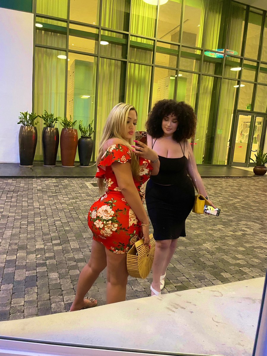 Nicole ️ Miami Beach 🏝 on Twitter: "I used to pray for a ass like this. Hallelujah 🙏"