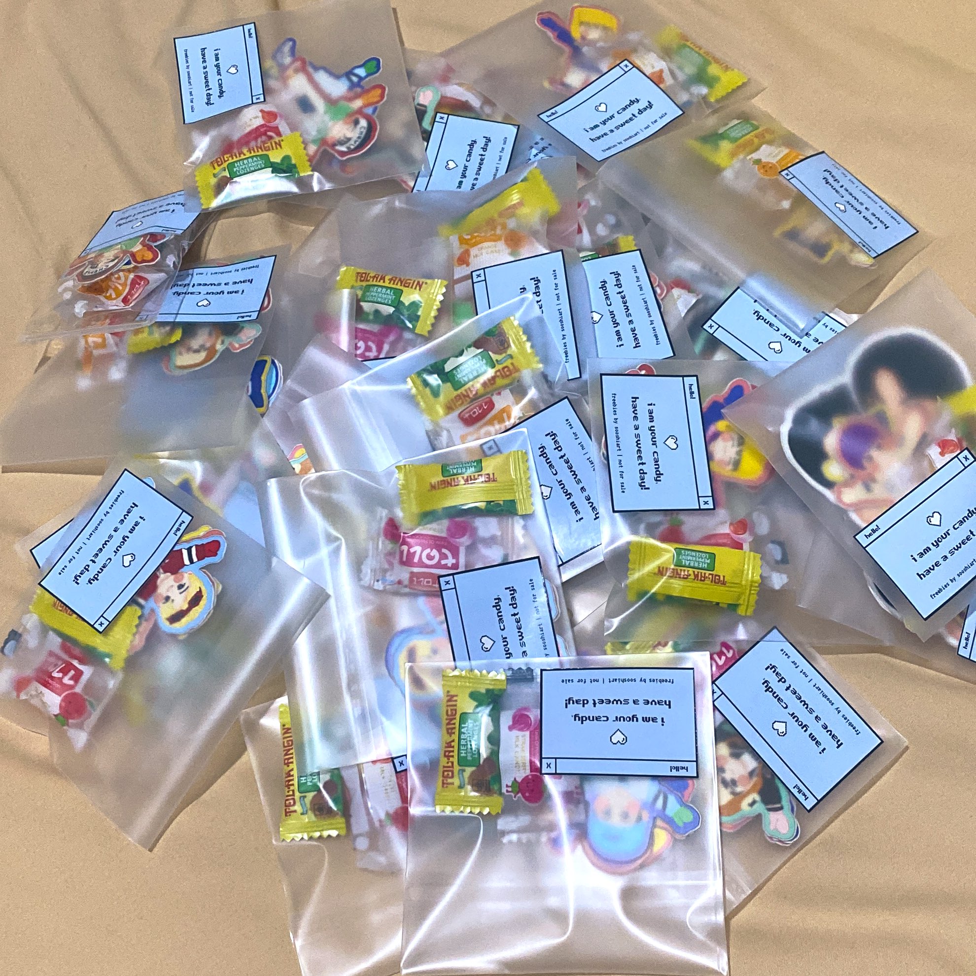 nov renjun event & tds 2 freebies 📌 on Twitter: "Freebies all packed 🥳 (only took photo of some ...