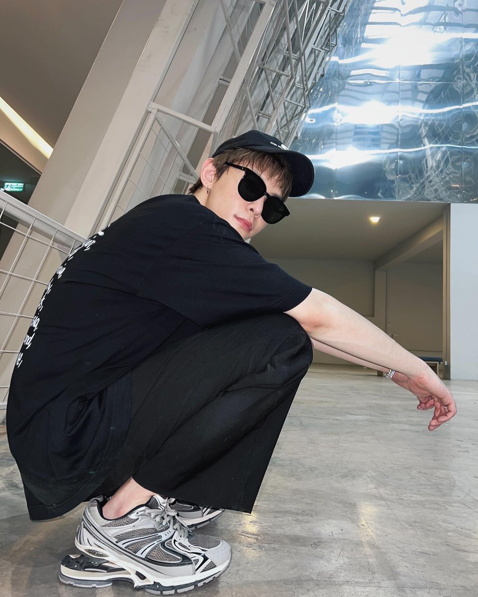 Supanut Official on Twitter: "[ 230223 : @supanut_l's IG ] 📸😎 🔸 https://instagram.com/p/Co ...