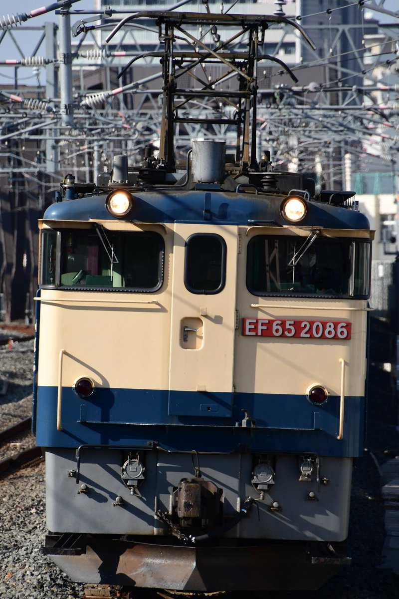 AkiT on Twitter: "2022.02.23 鴫野駅 5087レ EF65-2086 1086レ EF510-7 221系 NC601. NC611 奈良線複線化ヘッドマーク付"