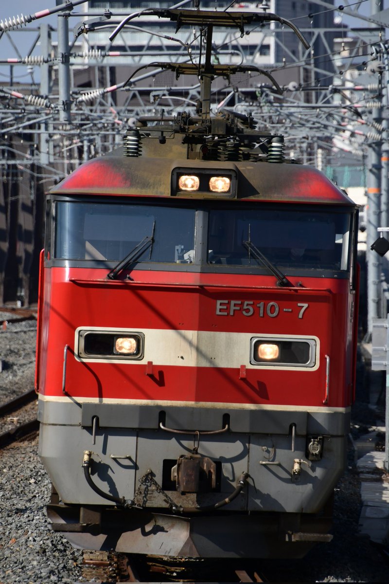 AkiT on Twitter: "2022.02.23 鴫野駅 5087レ EF65-2086 1086レ EF510-7 221系 NC601. NC611 奈良線複線化ヘッドマーク付"