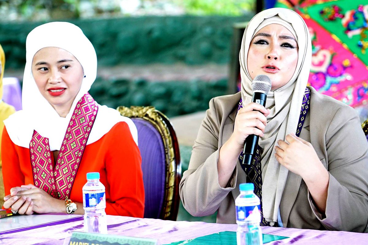 Philippine News Agency on Twitter: "COVERED AND EMPOWERED. Actress and TV host Mariel Rodriguez ...