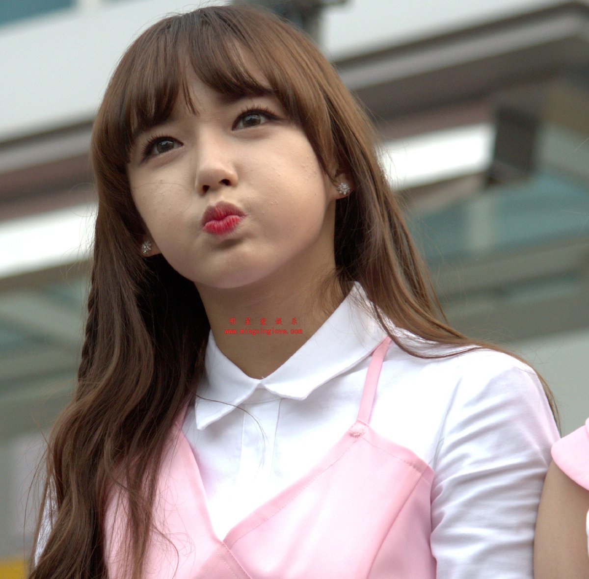 mingxinglove on Twitter: "《宇宙少女》现场表演花絮照片，#程潇 主视觉，#孟美岐、#吴宣仪，性感短裙走光，放大可看清肌肤纹理，单张30M+，高清4K分辨率原图无修 ...