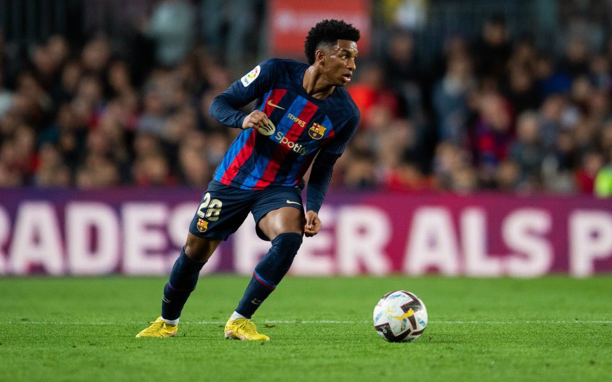 BACK - Barca’s new back four! https://t.co/7E8iXyg6GJ - Ivar | Rattibha