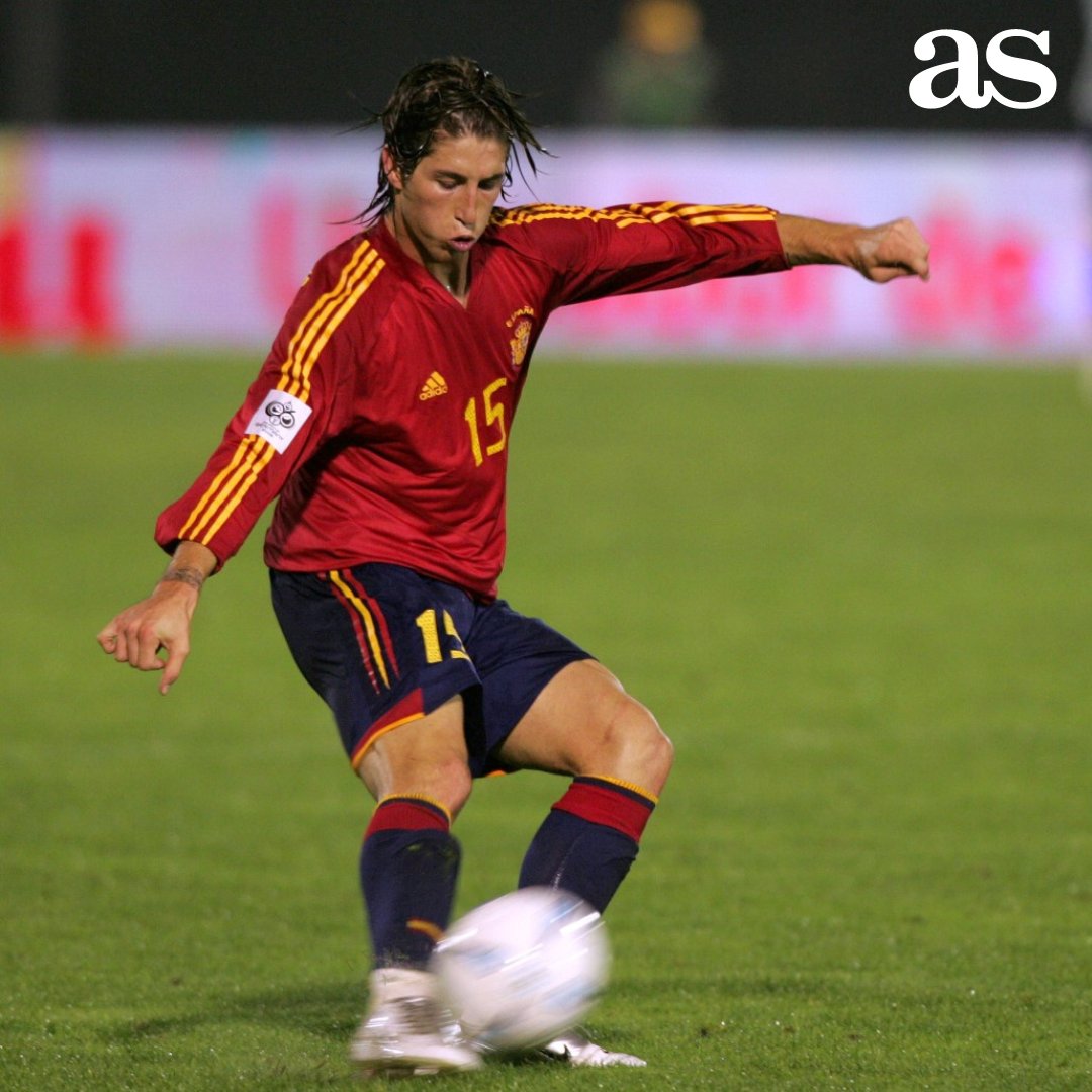 Diario AS on Twitter: "🤔 ¿Recuerdas este momento de #Ramos? ⚽🔝 El camero se estrenó con la #Roja ...