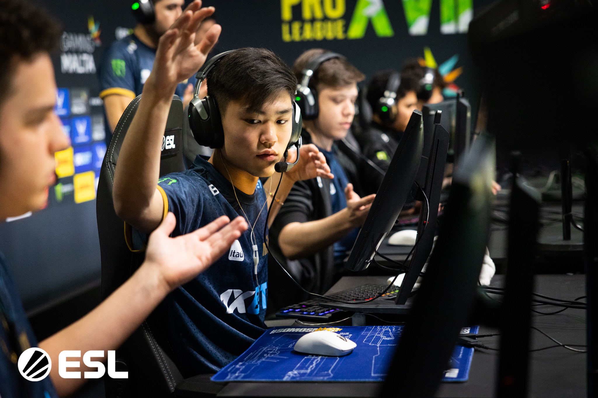 ESL Counter-Strike on Twitter: ".@MIBR manage to close out the series in 2 maps against @ihc ...