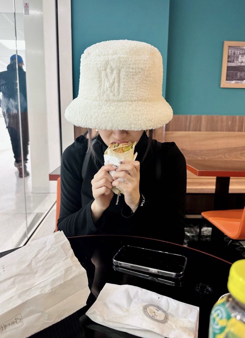 ۵ On Twitter She Looks So Cute