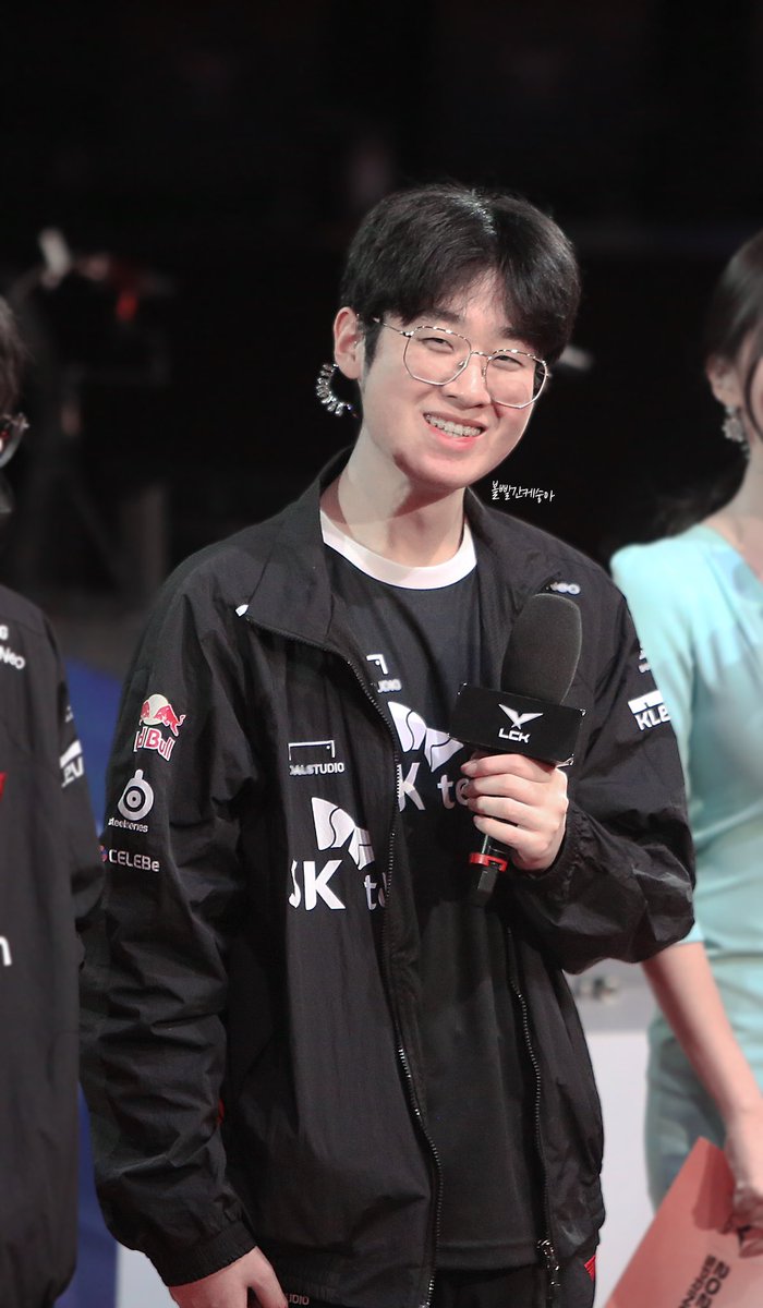 볼빨간케숭아 on Twitter: "T1 vs LSB (2round) 제우스 POG⚡️ #제우스 #ZEUS"