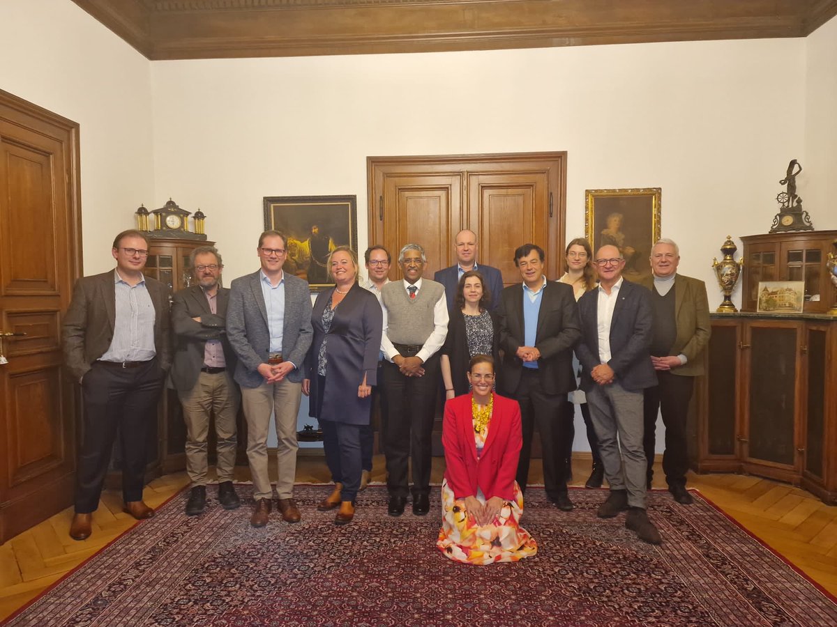 Dr.V.Mohan's tweet - "Happy to have met the team of diabetes ...