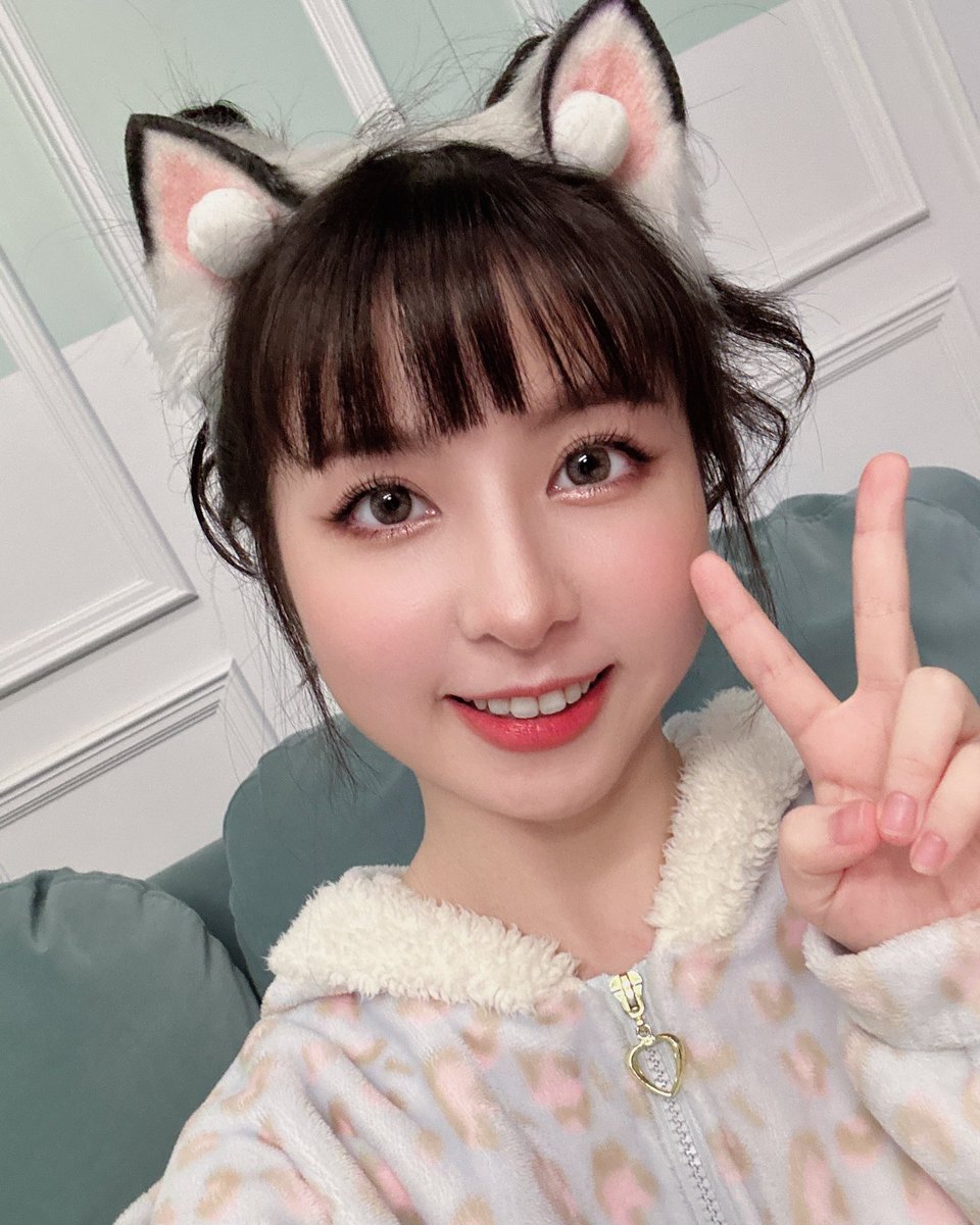 今天終於完成了一個小小夢想💕 甚至意外發現自己的演技在擬貓化的部分全部點滿～詮釋貓咪時讓在場所有人都讚嘆不已 感謝糖果爸爸 ...