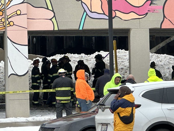 VIDEO: Bayshore Mall Parking Garage Collapse in Glendale VIDEO: Bayshore Mall Parking Garage Collapse in Glendale