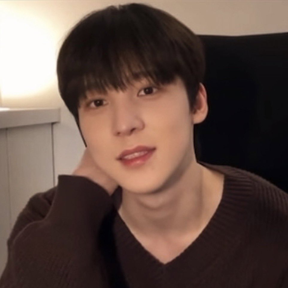 winnie ☻ on Twitter: "he boyfriends more than anyone has ever boyfriended before https://t.co ...