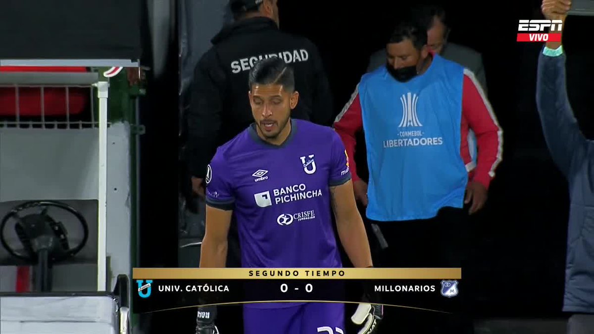 ESPN Ecuador on Twitter: "No pudo seguir Darwin Cuero por el golpe en su rostro y en su ...