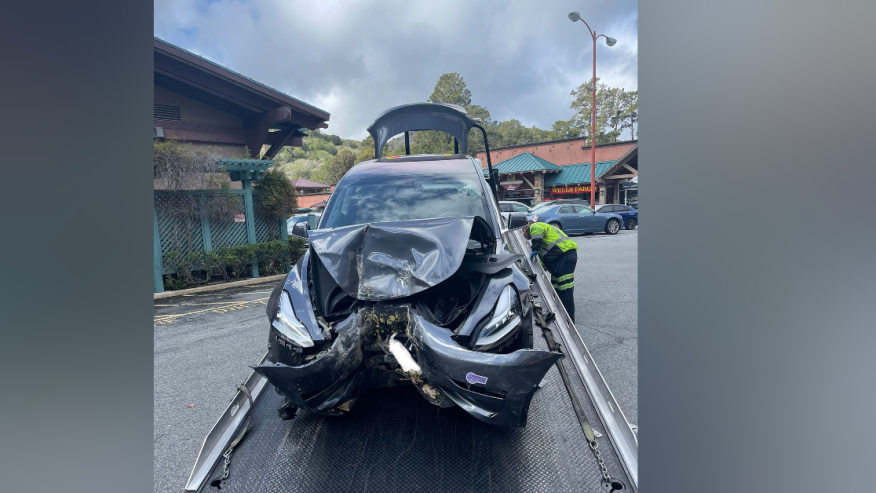 Kron4 News On Twitter Tesla Crashes Into Chinese Restaurant In San