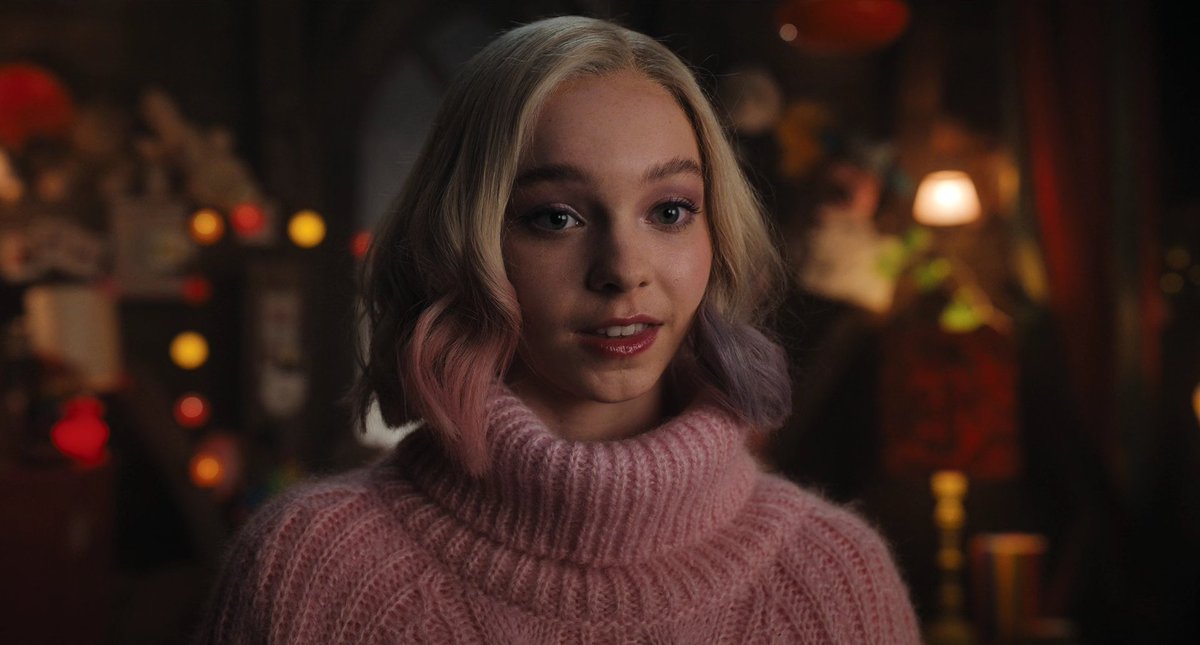 Emma Myers is so beautiful. 😍😍😍 HornyBoy96 @hornyboy968