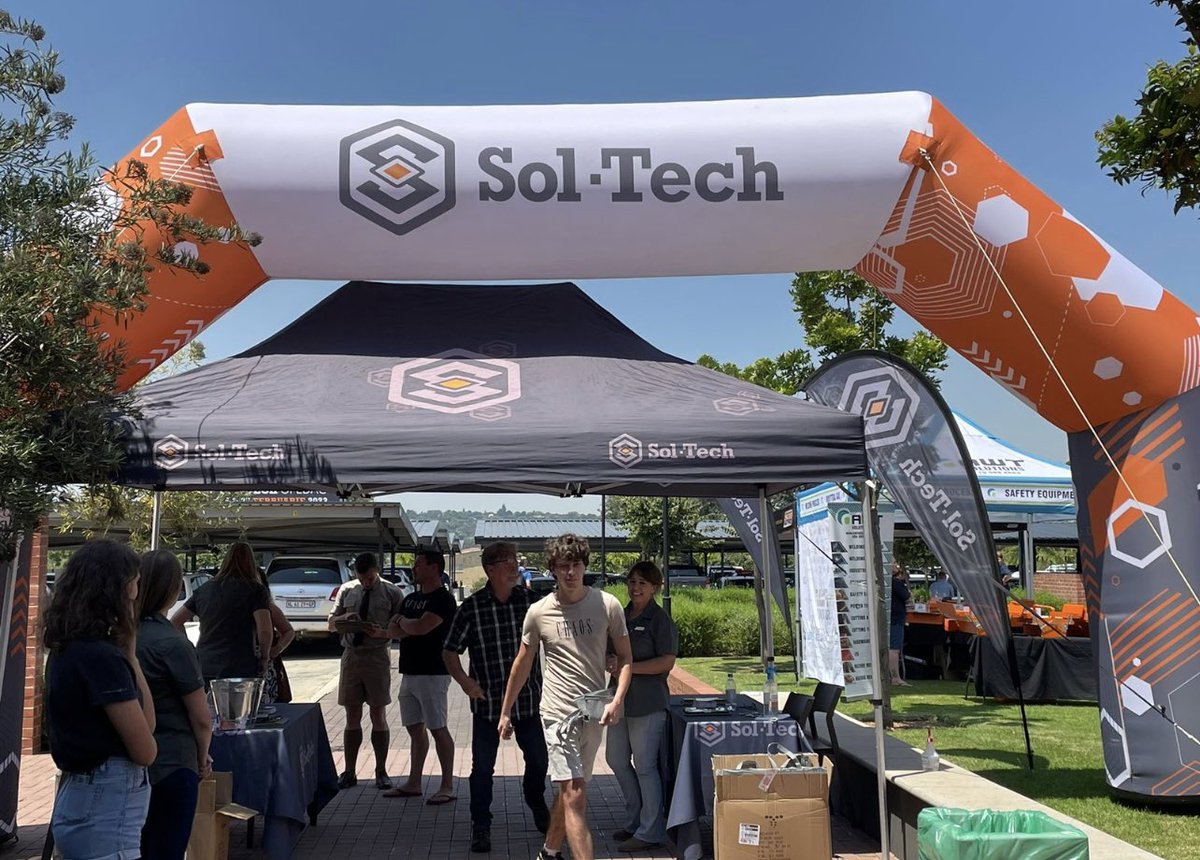 Dirk Hermann on Twitter: "Dit woel by Sol-Tech opedag. 2500 mense geregistreer vir die volgende ...