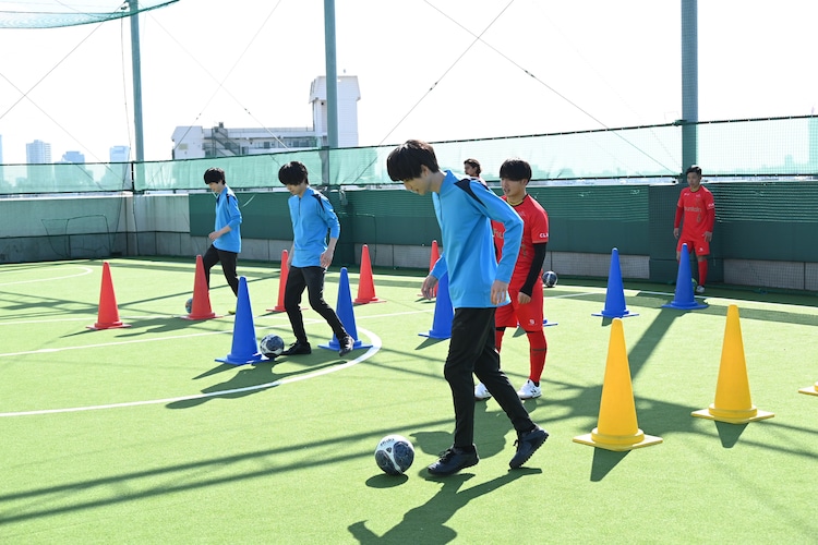 【公式】舞台『ブルーロック』 on Twitter: "RT @stage_natalie: 【稽古場レポート】竹中凌平らが青空の下でボールを追いかける、舞台「ブルーロック」公開稽古 ...