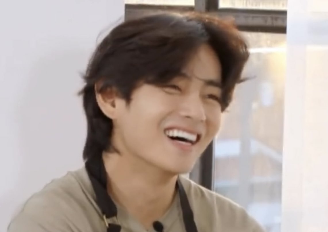 THV🎄 on Twitter: "Kim taehyung has the prettiest smile"