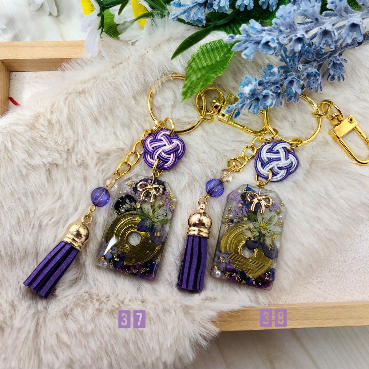 Kasumin resins🌸 on Twitter: "3. พวงกุญแจโอมาโมริเงินก้นถุงดอกวีโอล่าสีม่วง อลิสซั่ม ยิปโซ ใส่ ...