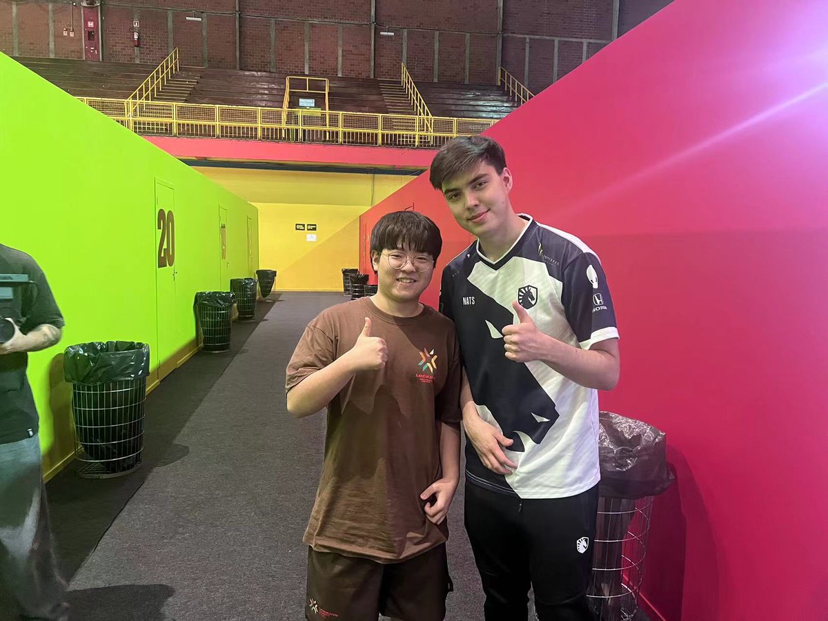 EDG CHICHOO on Twitter: "very nervous to see you @nAts__ss im so happy！"