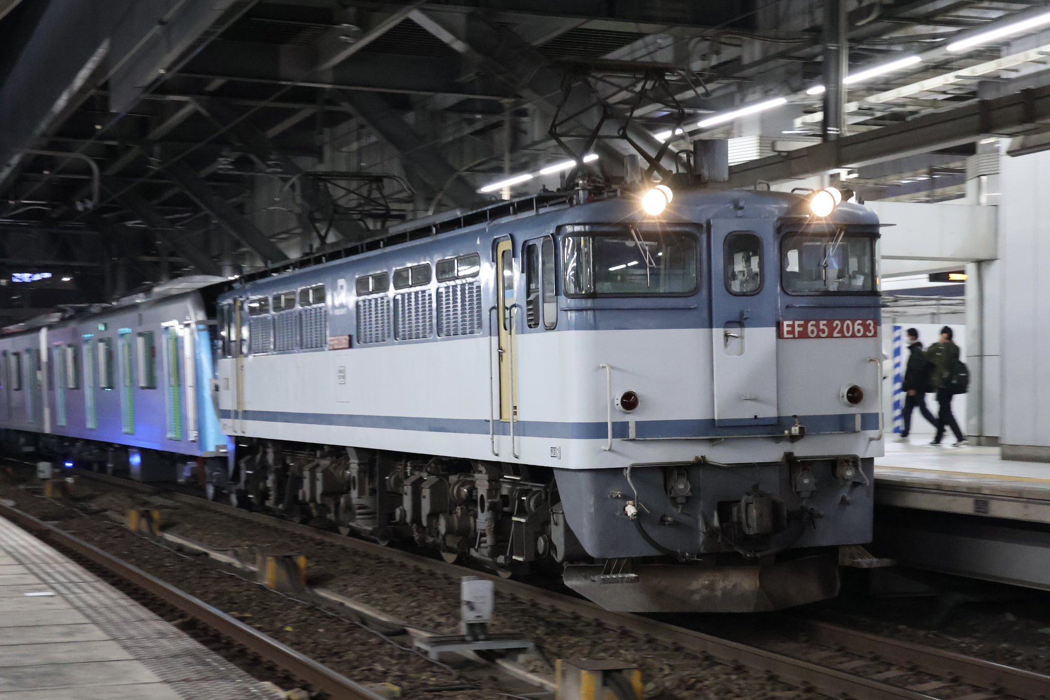 hideg on Twitter: "EF65 2063＋西武40000系 9866ﾚ 甲種輸送 2023年2月24日（金） 仕事終わらせ、家に帰らず名古屋駅へ 更新色の甲種輸送が見られるのも ...
