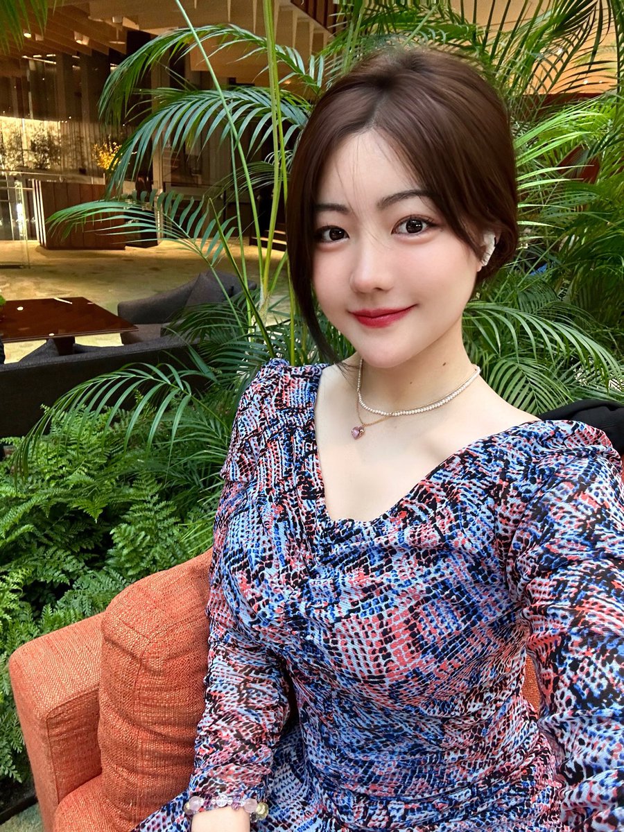 luckybb.eth on Twitter: "GN.:*☆ 睡前分享 小公举今天的自拍 🌷"