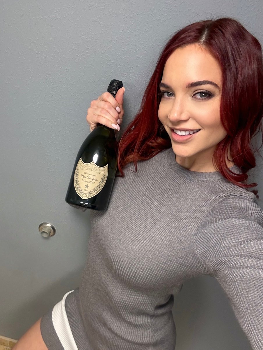 Celebrating #FanFriday on @bookcameo with 1/2 off $ today only!! https ...