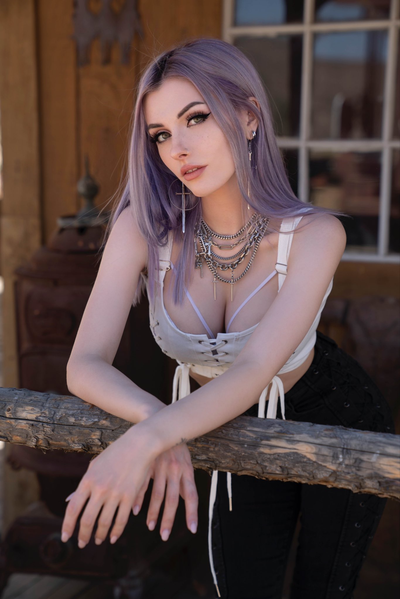 ROLYAT・ﾟ on Twitter: "Casually getting splinters for a good photo https://t.co/8ms1ORGJU9" / Twitter