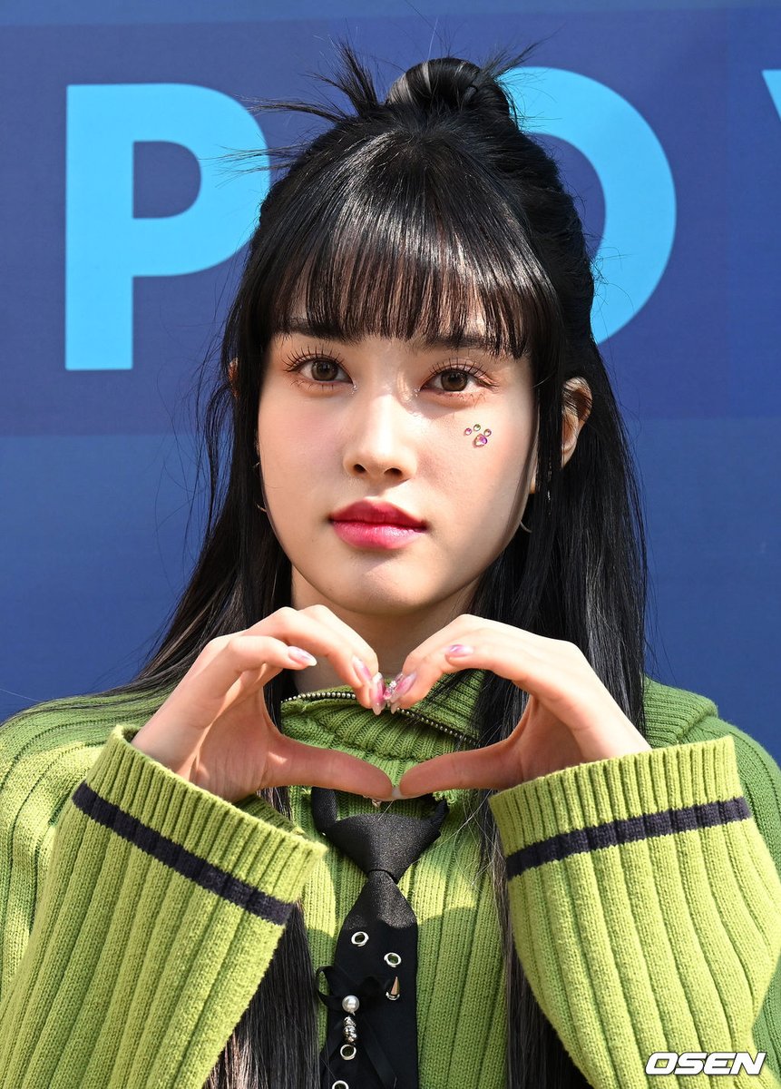 STAYC Universe on Twitter: "230223 📸 STAYC at SBS Building for Cultwo Show 🔗 https://naver.me ...