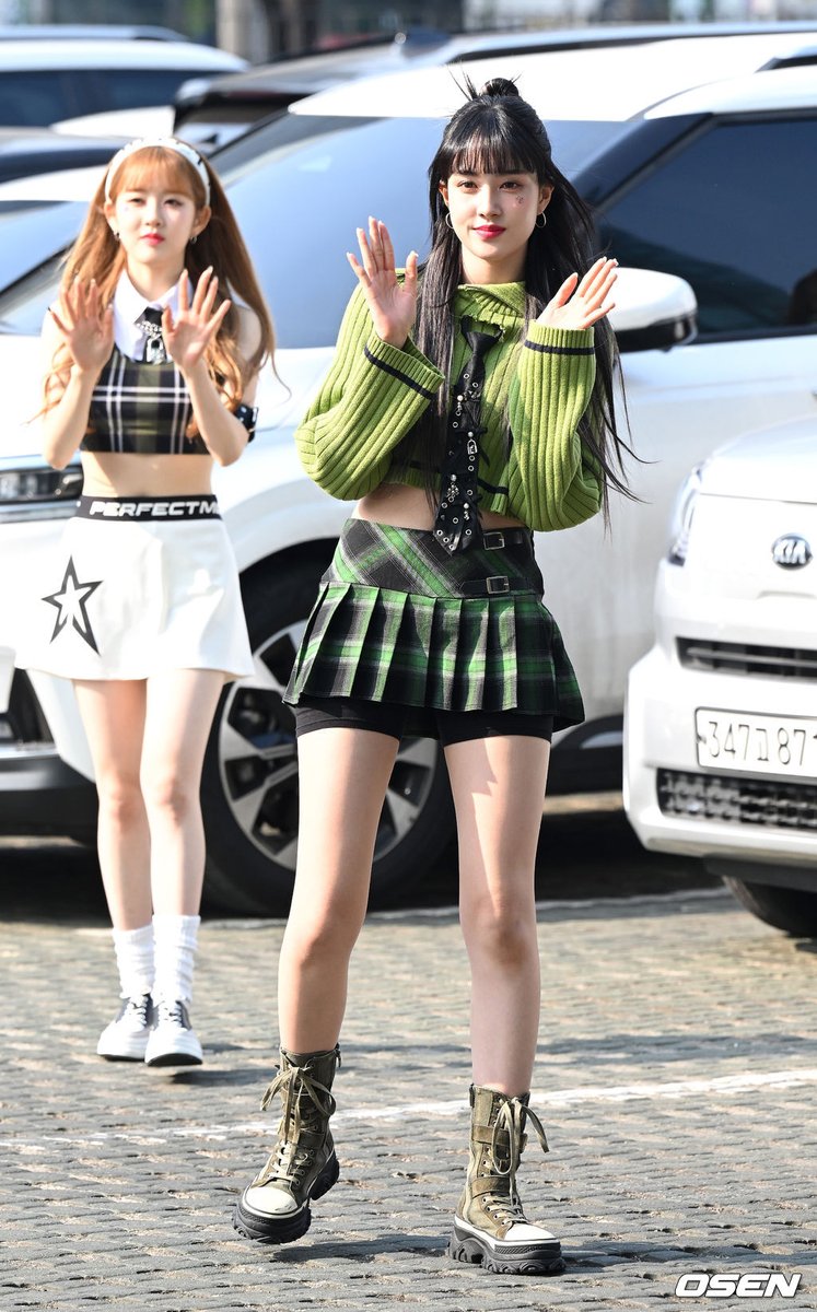 STAYC Universe on Twitter: "230223 📸 STAYC at SBS Building for Cultwo Show 🔗 https://naver.me ...