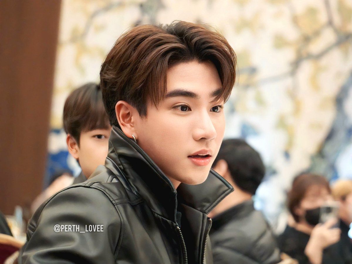 💜🐱🖤🐯🌻 ️🌻🐥 on Twitter: "RT @perth_lovee: 🖤 @perthppe #KDPPE #PerthTanapon #PerthinOsakaD3 # ...