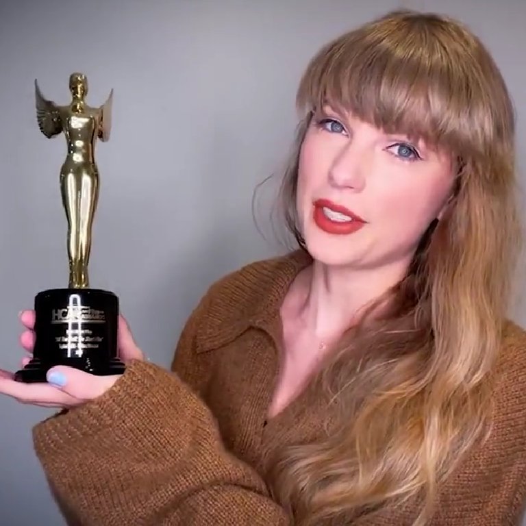 Taylor Swift Brasil 🕰 on Twitter: "ELA! 🥹"