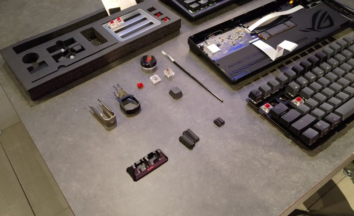カピさん Kapi Lab. on Twitter: "先日ROGのイベントに行ってきたんですが、買いたいキーボードが見つかったので英字配列にチャレンジしようかと思います⌨️ ホットスワップと ...