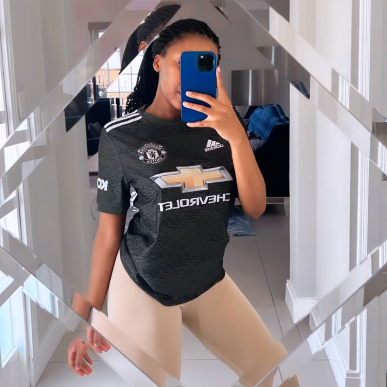 Katlego Ncala on Twitter: "@SillusJullie My blood is red. Always 🤟🏽🥹 https://t.co/wRL75S0gVf ...