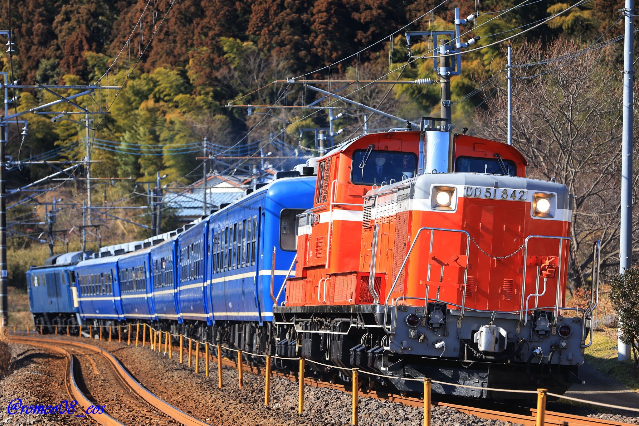 romeo08 on Twitter: "復路も直前雲配給で焦りましたが何とか。S字好きとしてはこの構図に満足😁 9136レ DD51 842+12系5B+EF64 1053 DLぐんまよ ...