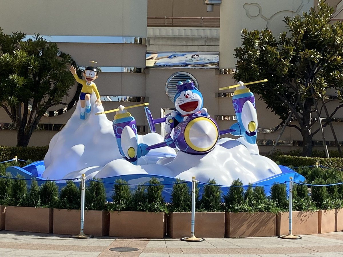 USJのツボ on Twitter: "#USJ ガイド、攻略本 2023年2月発売。実況中継⑥ USJ裏技ガイド 2023 紀伊國屋書店（グランフロント大阪店） 旅行ガイドコーナー、テーマ ...