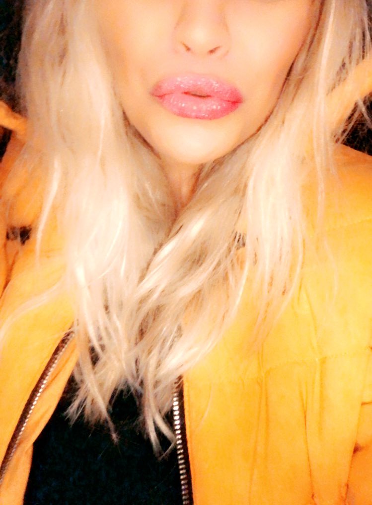 Goddess Sexy Lips đ Findom Queen đ On Twitter Partying With My