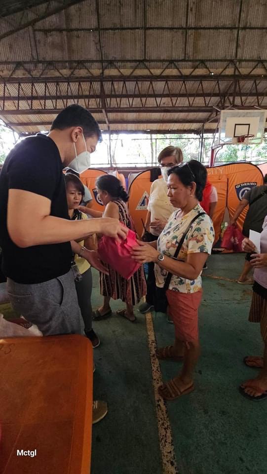 Quezon City Government on Twitter: "Tulong-tulong sina Congressman Arjo Atayde, Majority Leader ...