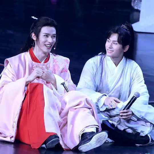 Zhang Zhehan o'Clock on Twitter: "#ZhangZhehan #张哲瀚 #GongJun #龚俊 #LLD #俊哲 #浪浪钉"