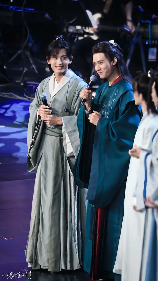 Zhang Zhehan o'Clock on Twitter: "#ZhangZhehan #张哲瀚 #GongJun #龚俊 #LLD #俊哲 #浪浪钉"