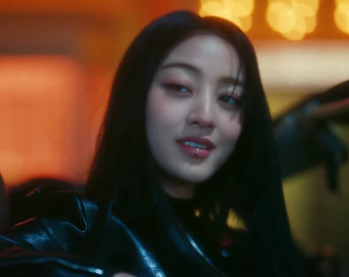 pew on Twitter: "RT @DailyJlHYO: jihyo is killing me OMG"