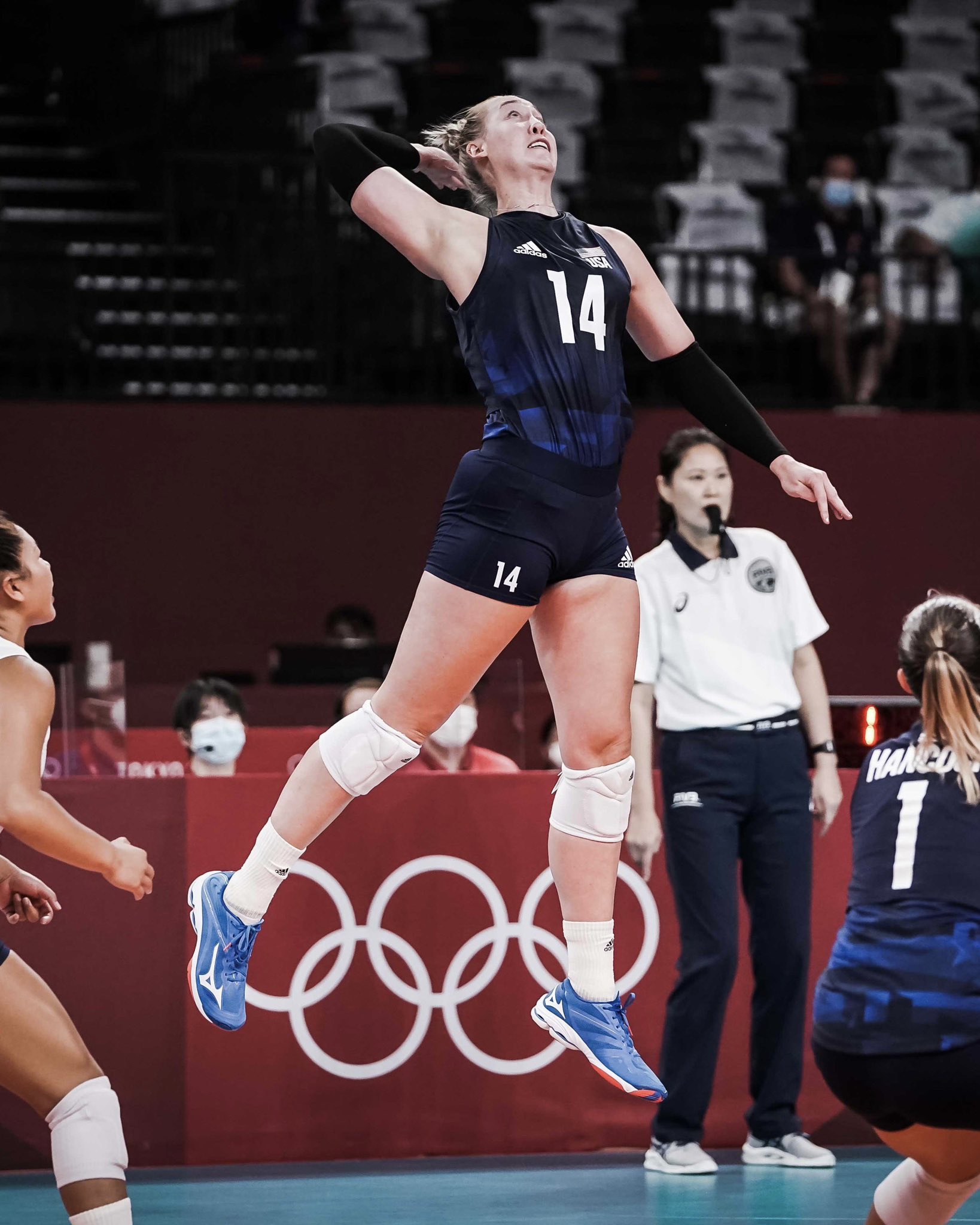 Volleyball World on Twitter: "HAS SHE RETIRED? 2020 Olympic champion Michelle Bartsch Hackley 🇺🇸 ...